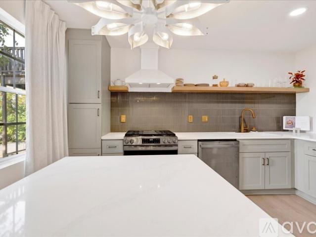 1 BR, 1 BA Apartment 3120 Lancaster Court, Unit A, Homewood, AL 35209