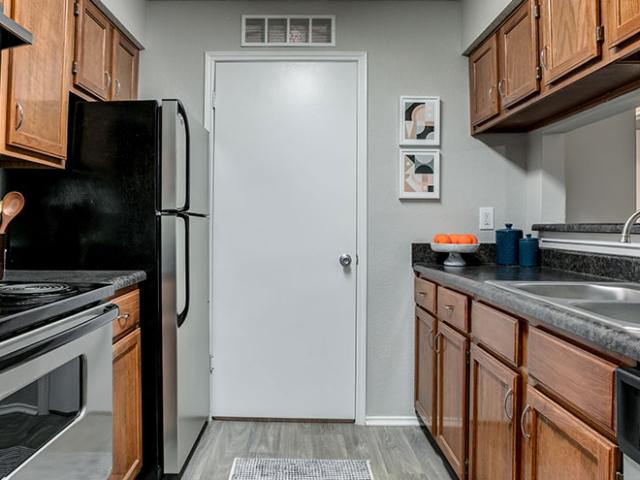 1 BR, 1 BA Apartment 3124 Woodview Ridge Drive Unit 09203, Kansas City, KS 66103