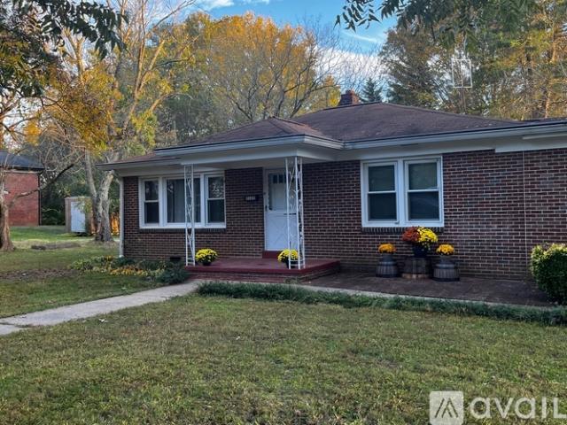 1 BR, 1 BA Apartment 3125 1st Ave Pl SW, Unit 2 Bdrm, Hickory, NC 28602