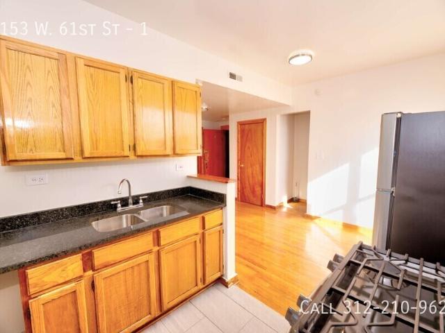 1 BR, 1 BA Apartment 3153 W. 61st St, Chicago, IL 60629