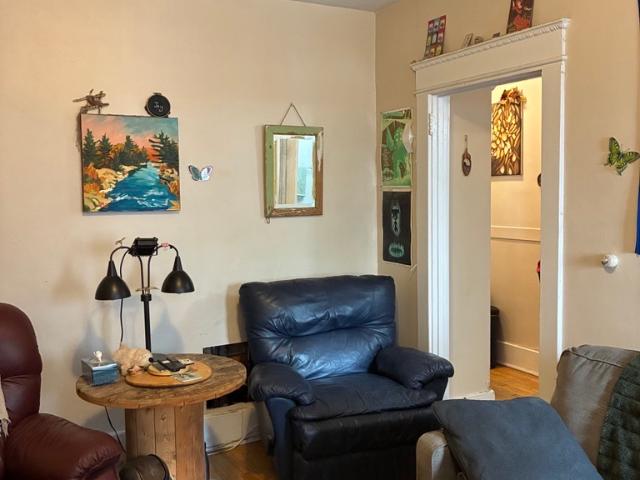 1 BR, 1 BA Apartment 318 Cooper St, Ottawa, ON K2P 0G7