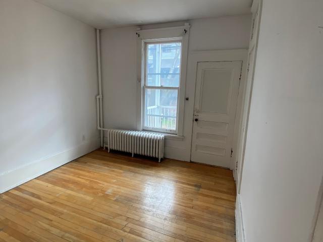 1 BR, 1 BA Apartment 318 Cooper St, Ottawa, ON K2P 0G7