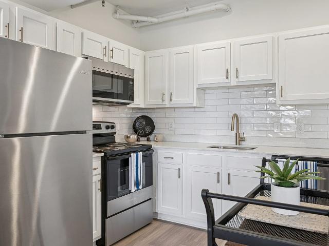 1 BR, 1 BA Apartment 323 W Broadway Unit 601, Louisville, KY 40202