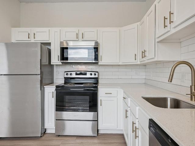 1 BR, 1 BA Apartment 323 W Broadway Unit 807, Louisville, KY 40202