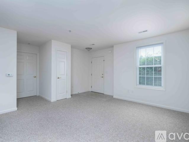 1 BR, 1 BA Apartment 323 College Manor Ave, Unit 323 College Manor Ave, Millersville, PA 17551
