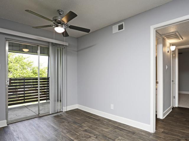 1 BR, 1 BA Apartment 3207 E Park Row Dr, Arlington, TX 76010