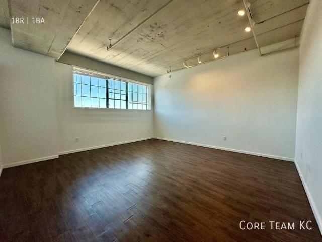 1 BR, 1 BA Apartment 320 W 7th St Kansas City, MO 64105
