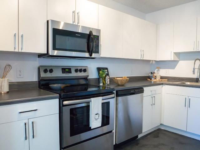 1 BR, 1 BA Apartment 3211 E Pinchot Ave, Unit 221, Phoenix, AZ 85018
