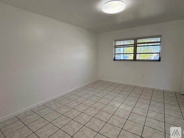 1 BR, 1 BA Apartment 321 NE 1st Ct, Unit 110, Hallandale Beach, FL 33009