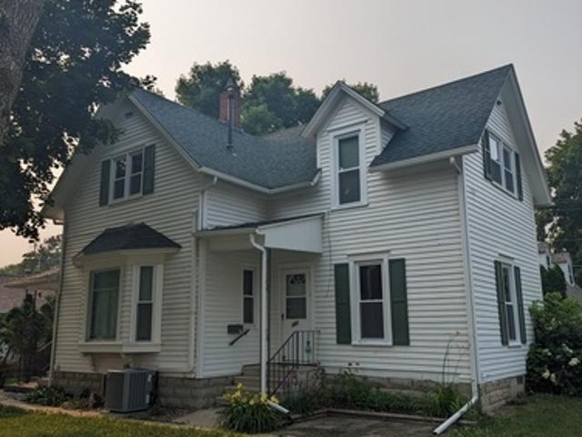 1 BR, 1 BA Apartment 327 E 7th St, Unit 1/2, Blue Earth, MN 56013