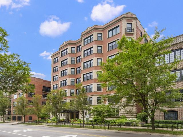 1 BR, 1 BA Apartment 325 W Fullerton Pkwy Unit 0501, Chicago, IL 60614