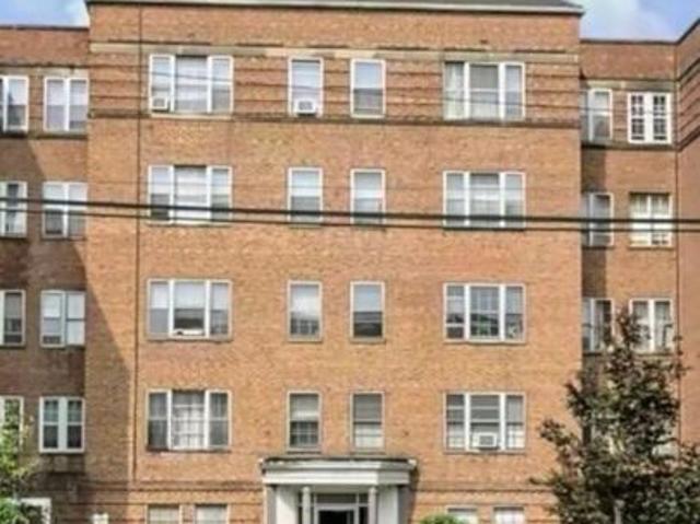 1 BR, 1 BA Apartment 3270 Warrensville Center Rd, Unit F 403, Shaker Heights, OH 44122