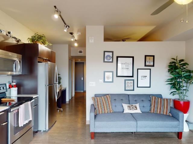 1 BR, 1 BA Apartment 333 E McKinley St Unit 511, Phoenix, AZ 85004