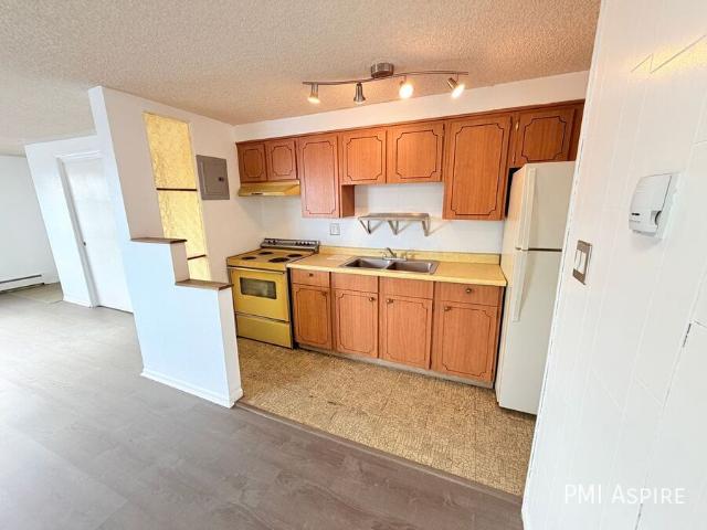 1 BR, 1 BA Apartment 3305 S Clarkson St, Englewood, CO 80113