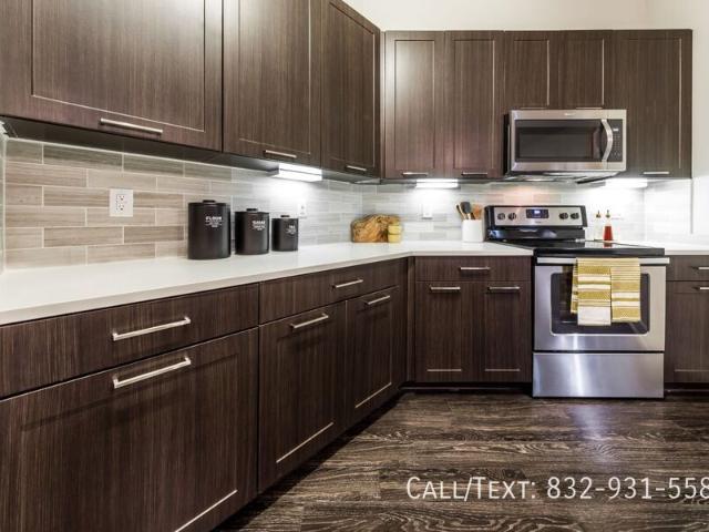 1 BR, 1 BA Apartment 3307 Weslayan St, Houston, TX 77027
