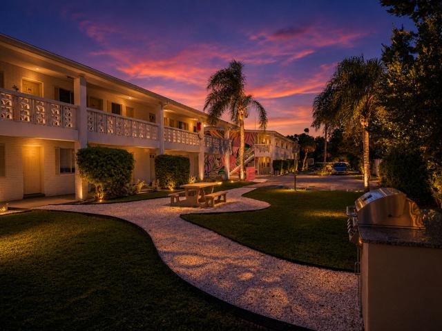 1 BR, 1 BA Apartment 3316 31st Avenue North Unit 205, Saint Petersburg, FL 33713