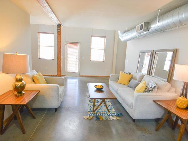 1 BR, 1 BA Apartment 331 North Rock Island Unit 02, Wichita, KS 67202