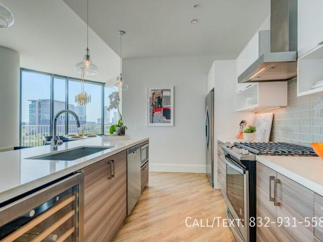 1 BR, 1 BA Apartment 3333 Lake St, Houston, TX 77098