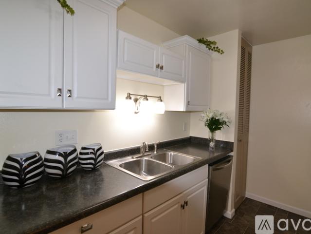 1 BR, 1 BA Apartment 3363 S 100th St, Unit 1, Milwaukee, WI 53227