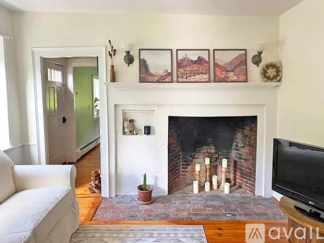 1 BR, 1 BA Apartment 33 Kingston Rd, Unit 1, Exeter, NH 03833