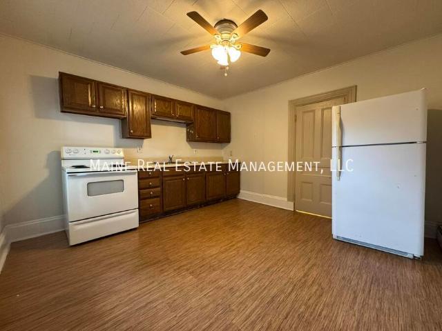 1 BR, 1 BA Apartment 33 Summer St. Apt Waterville, ME 04901