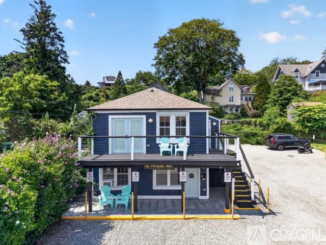 1 BR, 1 BA Apartment 3 Pearl St, Unit F, Groton, CT 06355