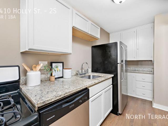 1 BR, 1 BA Apartment 4410 Holly St Kansas City, MO 64111