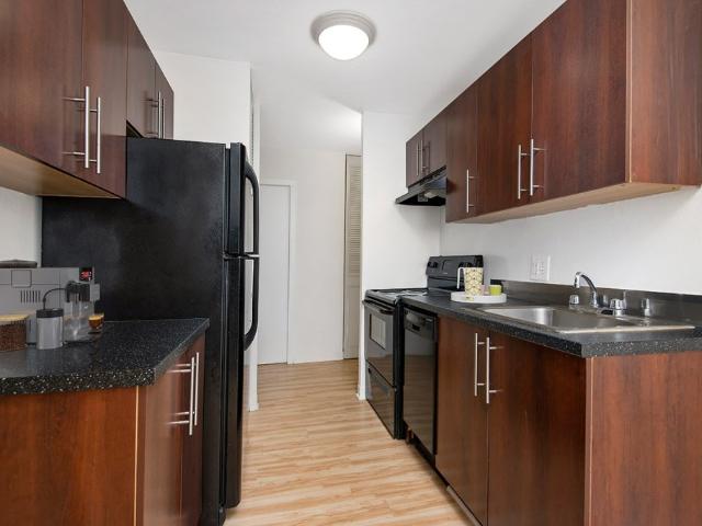 1 BR, 1 BA Apartment 441 W Oakdale Unit 14A, Chicago, IL 60657