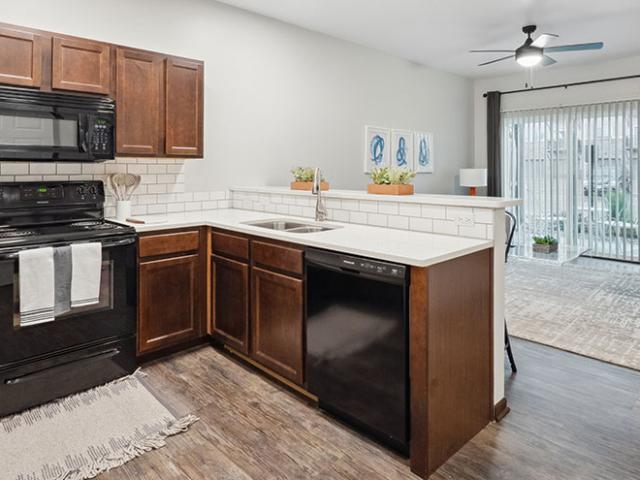 1 BR, 1 BA Apartment 4454 NW 142nd St Unit 4470 207, Urbandale, IA 50323