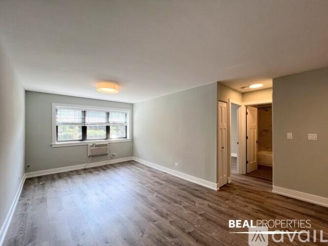 1 BR, 1 BA Apartment 445 W Barry Ave, Unit 222, Chicago, IL 60657