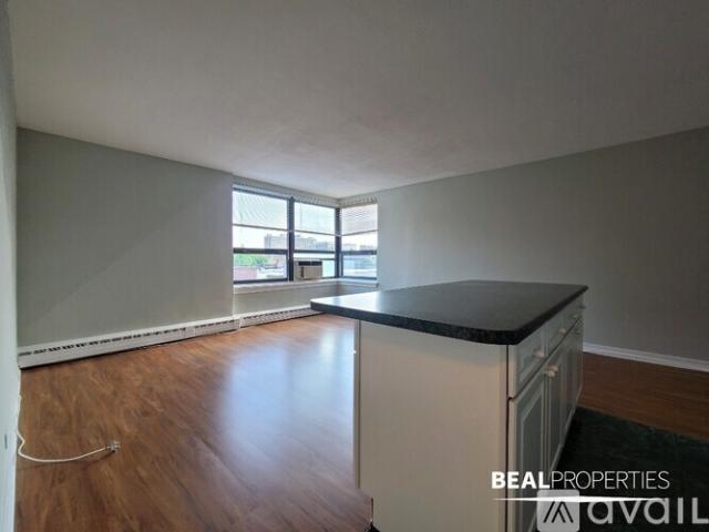 1 BR, 1 BA Apartment 445 W Wellington Ave, Unit 06D, Chicago, IL 60657