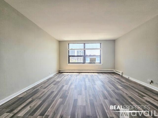 1 BR, 1 BA Apartment 445 W Wellington Ave, Unit 10G, Chicago, IL 60657