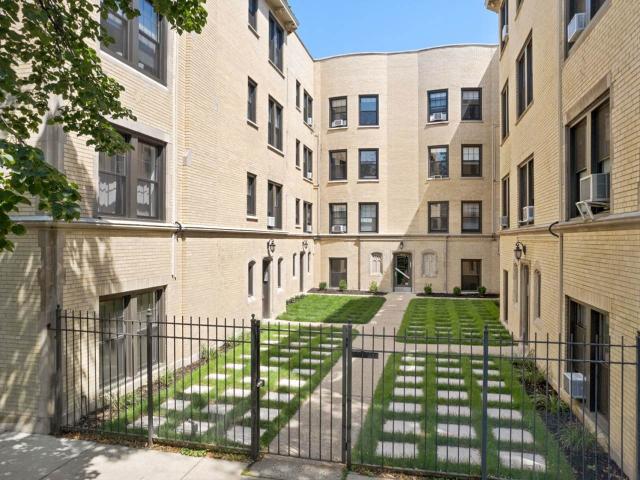 1 BR, 1 BA Apartment 4500 North Ashland Avenue Unit 1606 3S, Chicago, IL 60640
