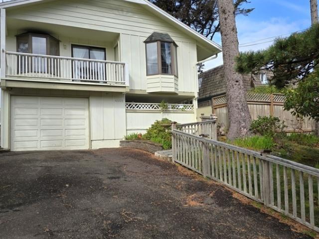 1 BR, 1 BA Apartment 4503 SW Beach Ave, Lincoln City, OR 97367