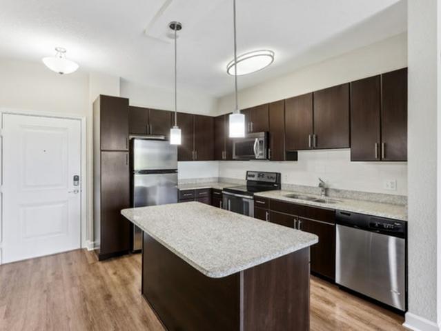 1 BR, 1 BA Apartment 4504 W. Spruce St Unit 117, Tampa, FL 33607