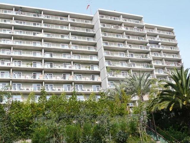 1 BR, 1 BA Apartment 450 South Grand View Street, Los Angeles, CA 90057