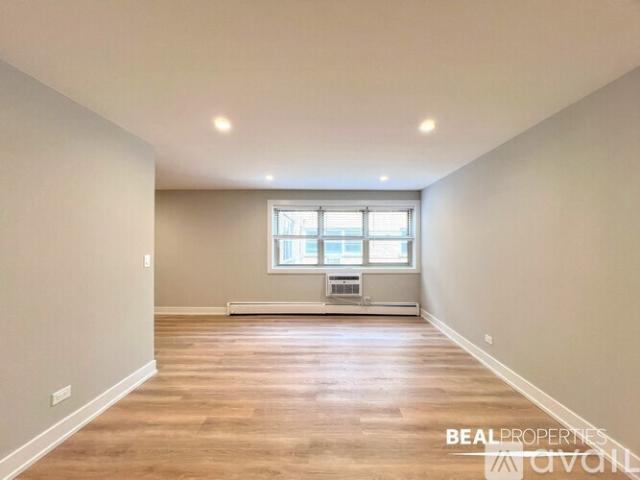 1 BR, 1 BA Apartment 452 W Oakdale Ave, Unit 304, Chicago, IL 60657