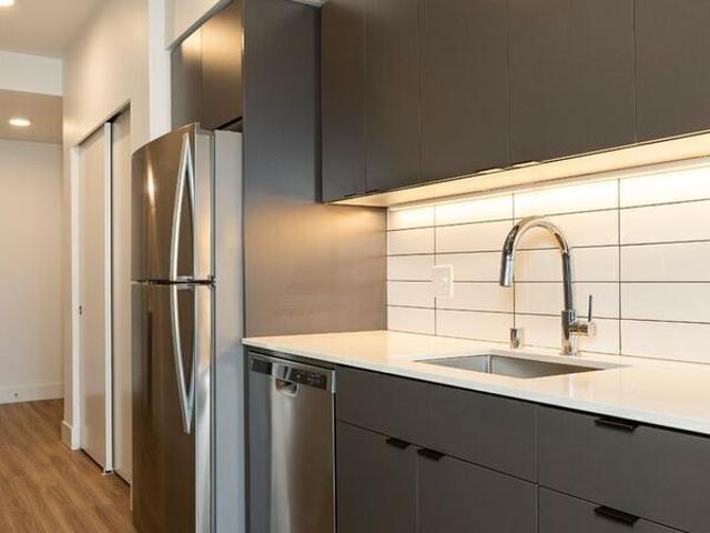 1 BR, 1 BA Apartment 4532 42nd Ave SW, Seattle, WA 98116