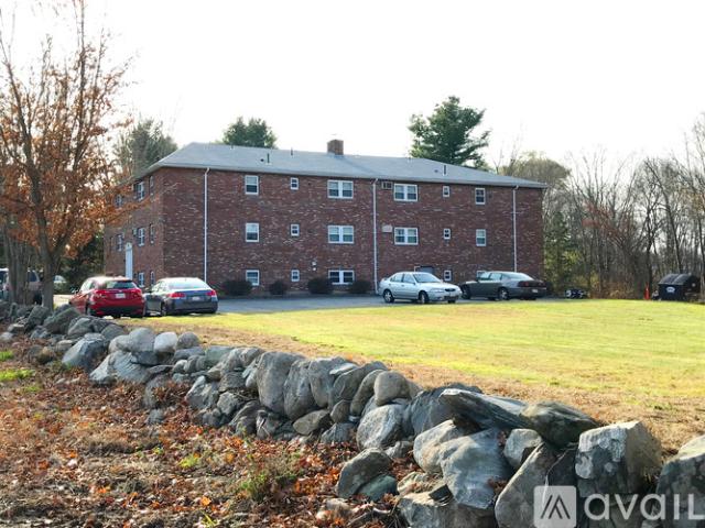 1 BR, 1 BA Apartment 45 Maynard Street, Unit 4, Westborough, MA 01581