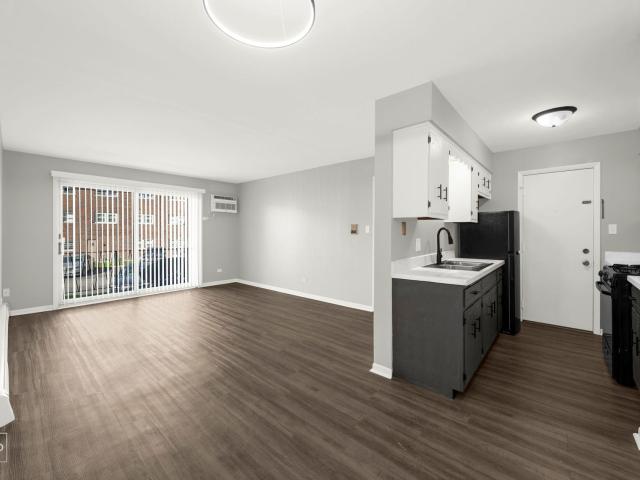 1 BR, 1 BA Apartment 4622 W 122nd Street #101 Unit E108, Alsip, IL 60803