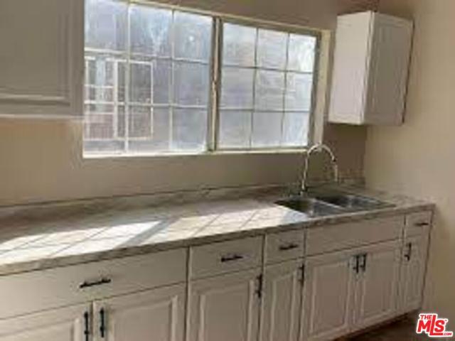 1 BR, 1 BA Apartment 4623 Wesley Ave, Los Angeles, CA 90037