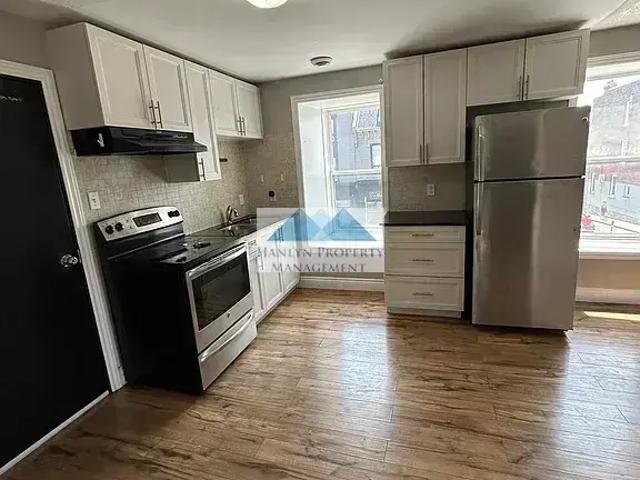 1 BR, 1 BA Apartment 470 King St W, Hamilton, ON L8P 1B7