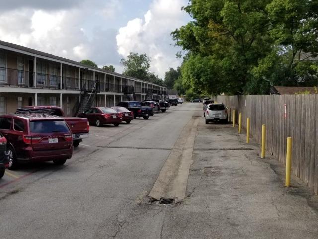 1 BR, 1 BA Apartment 4725 North Main Street Unit 39, Houston, TX 77009