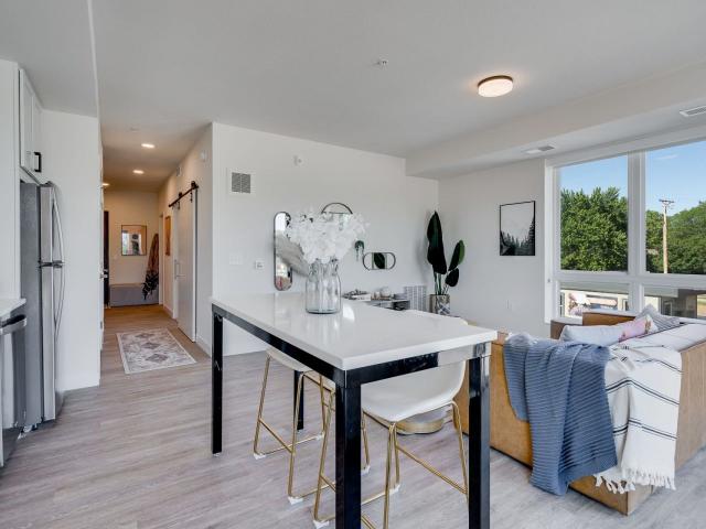 1 BR, 1 BA Apartment 4757 Hiawatha Avenue Unit 417, Minneapolis, MN 55406