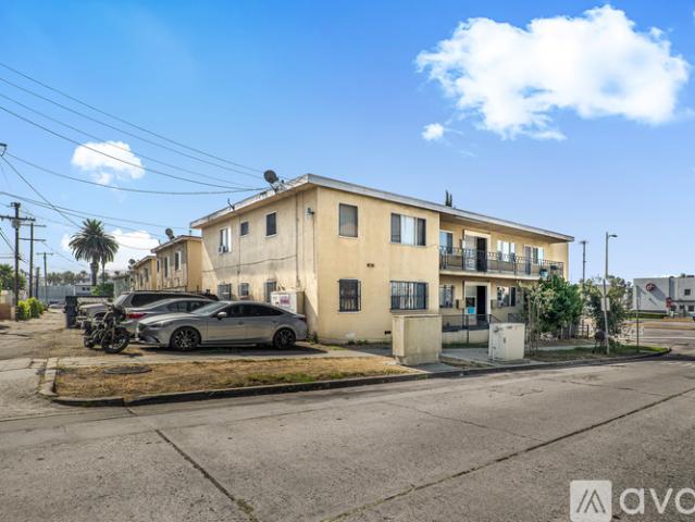 1 BR, 1 BA Apartment 4777 San Vicente Blvd, Unit 8, Los Angeles, CA 90019