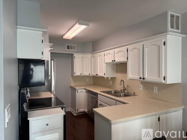 1 BR, 1 BA Apartment 4800 N 68th St, Unit 120, Scottsdale, AZ 85251