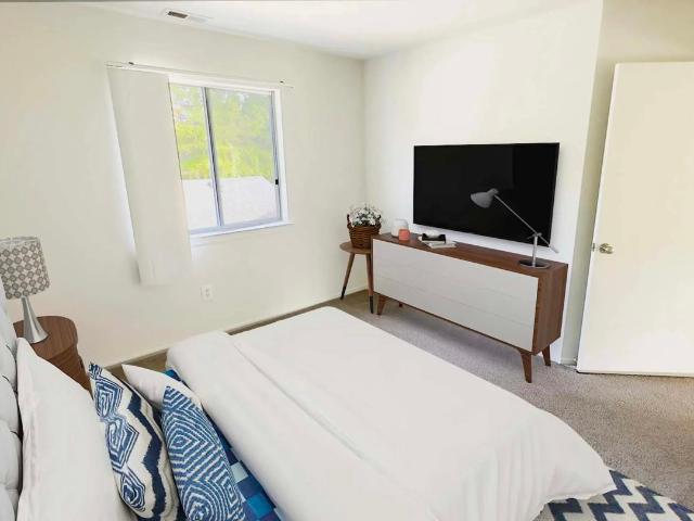 1 BR, 1 BA Apartment 4805 Pebble Crk E Unit 728 03, Utica, MI 48317