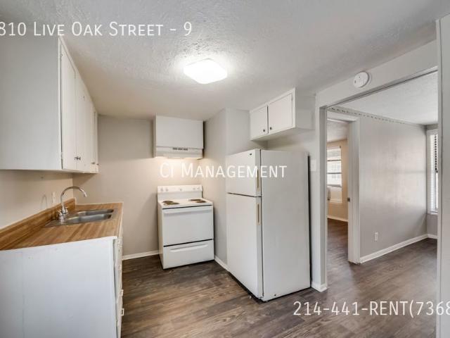 1 BR, 1 BA Apartment 4810 Live Oak Street, Dallas, TX 75204