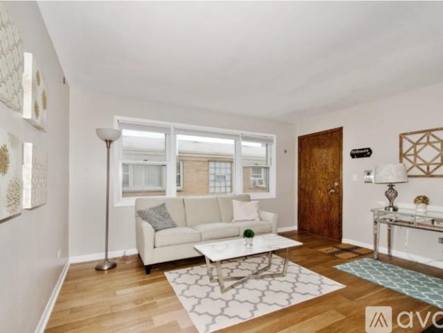 1 BR, 1 BA Apartment 4826 North Linder Avenue, Unit 3A, Chicago, IL 60630