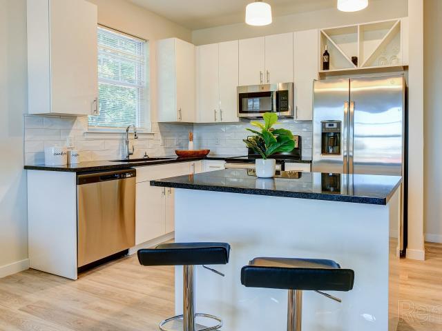 1 BR, 1 BA Apartment 4828 Tonnelle Avenue Unit 3411, North Bergen, NJ 07047